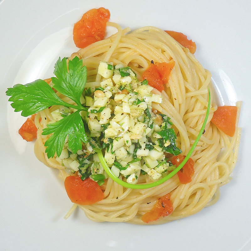 PASTA CON TRITO DI PREZZEMOLO E MOZZARELLA – FEL!X KITCHEN