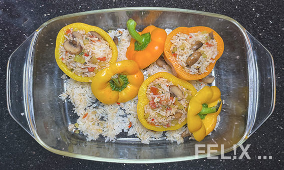 GEFÜLLTE PEPERONI MIT GEMÜSEREIS – FEL!X KITCHEN